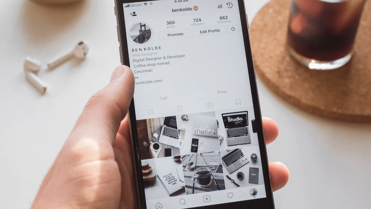 Caption Generator from Photo: Turn Images into Captions - Postigniter Blog